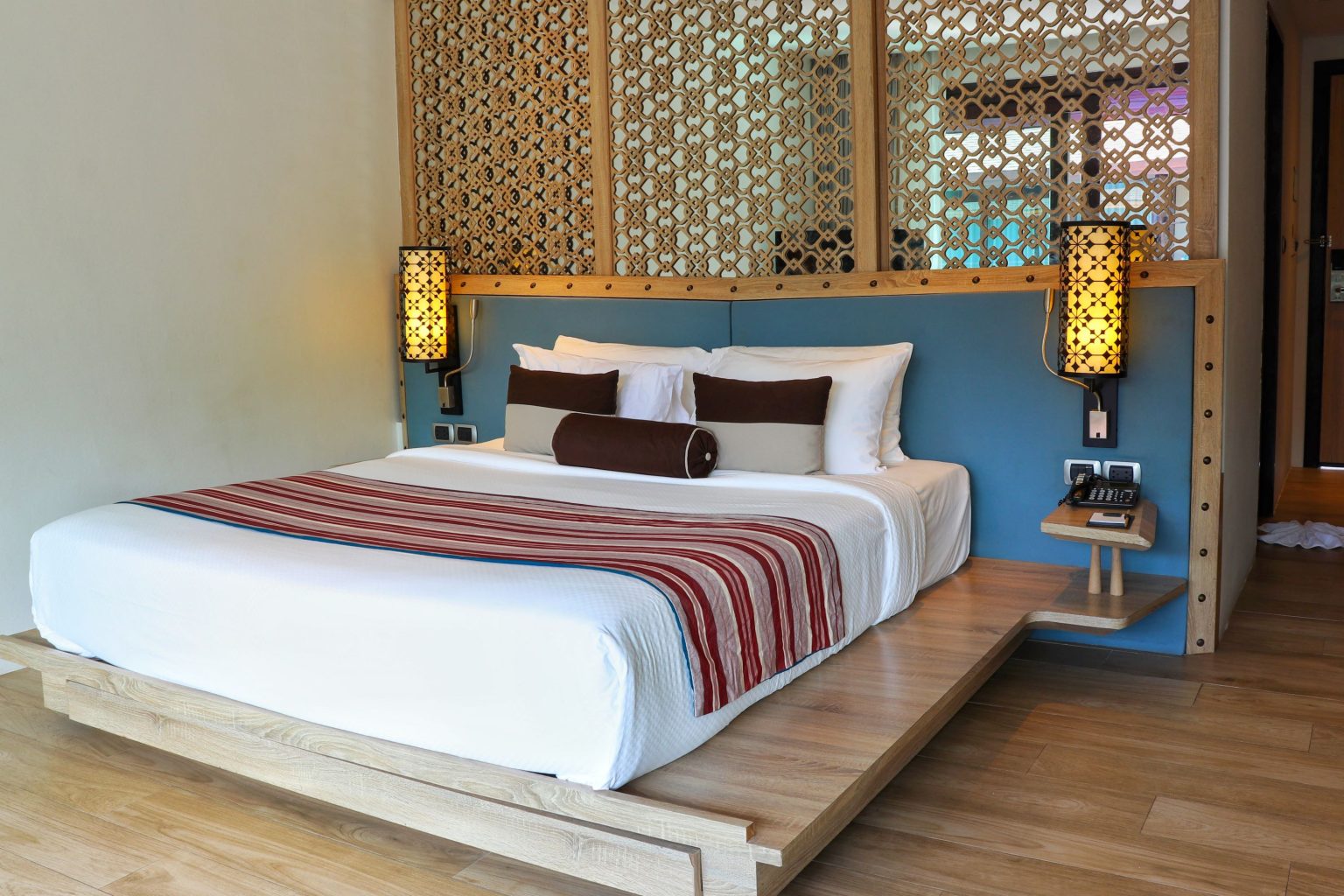 Deluxe Pool View - Akira Lipe