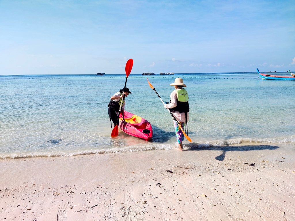 Kayaking Koh Lipe, an activity provided by Akira Lipe