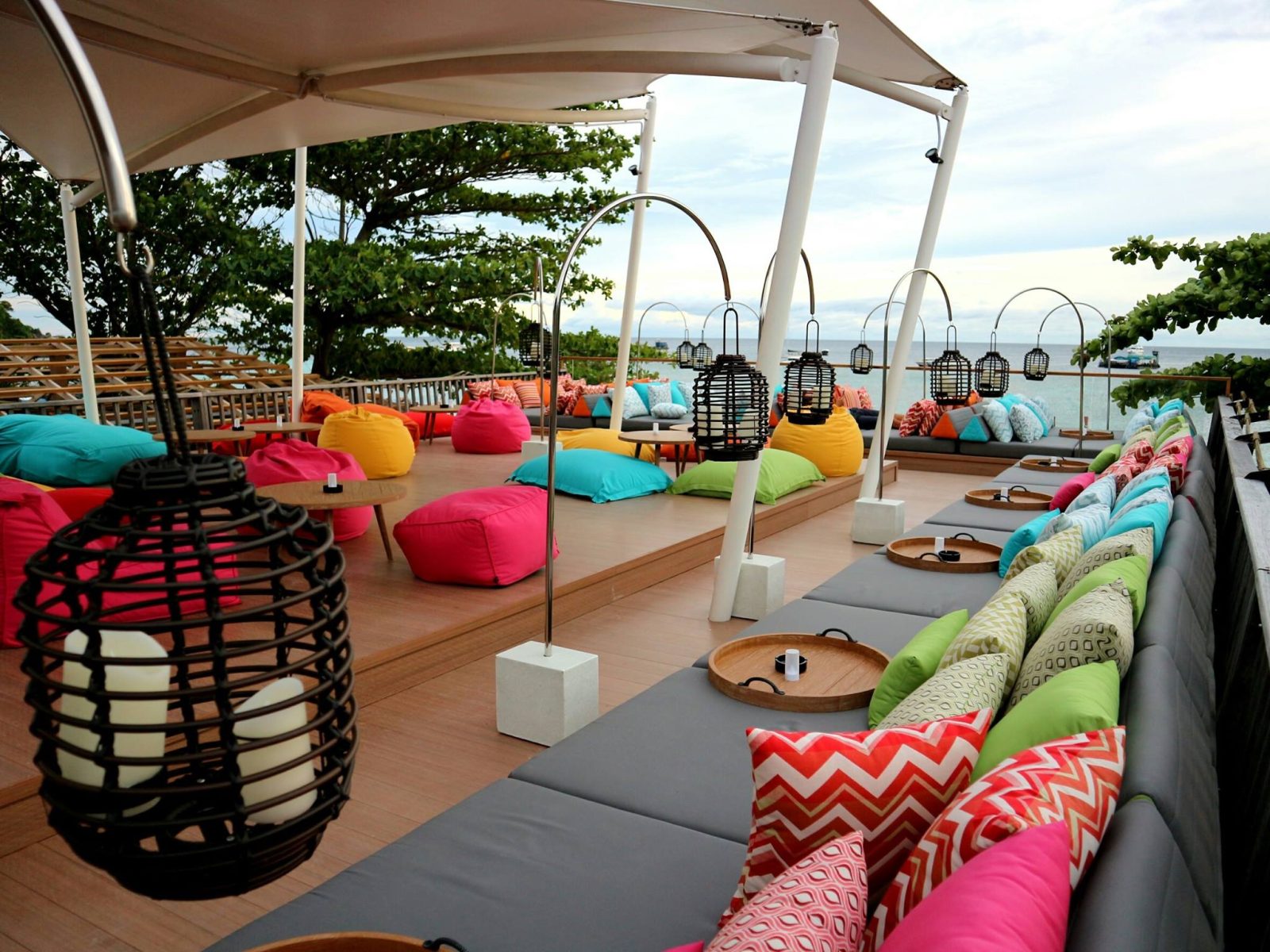 10 ร้านอาหารเกาะหลีเป๊ะ กิน-ดื่มชิลๆ ในบรรยากาศสุดฟิน - Akira Lipe