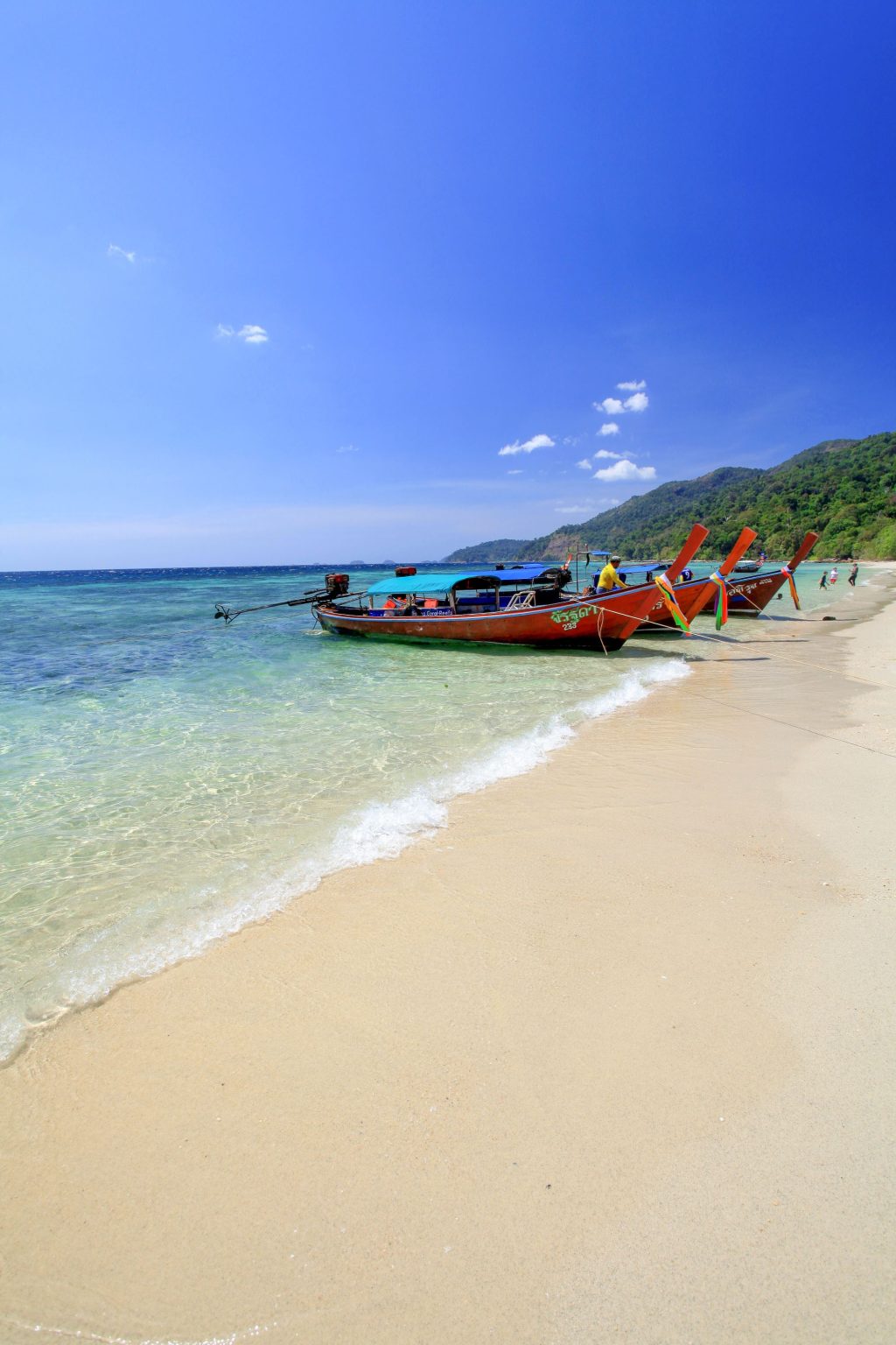Snorkeling in Lipe is the most popular activity on Koh Lipe.